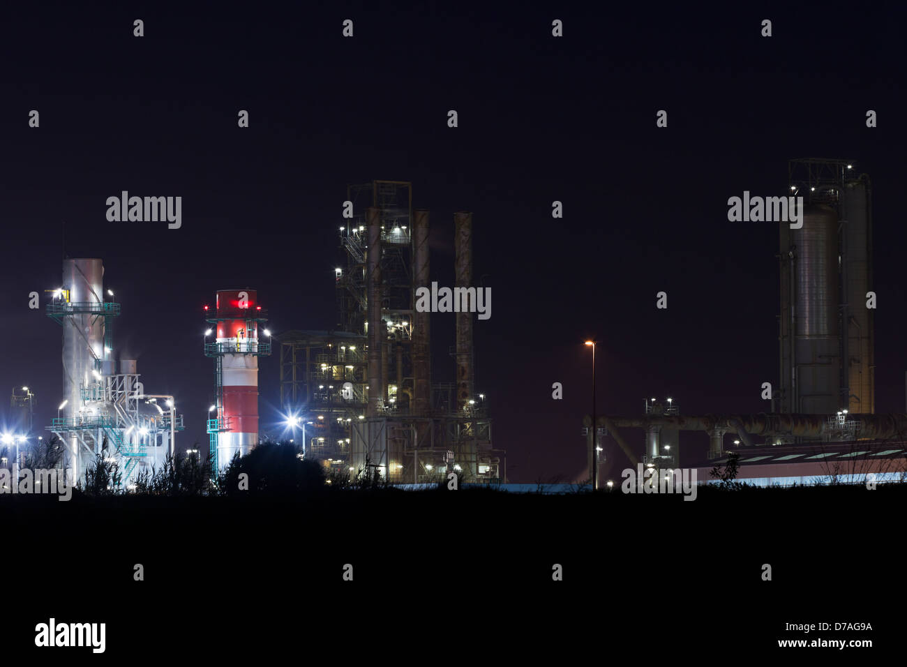 Night View of an Oil Refinery Plant. Horizontal shot Stock Photo - Alamy