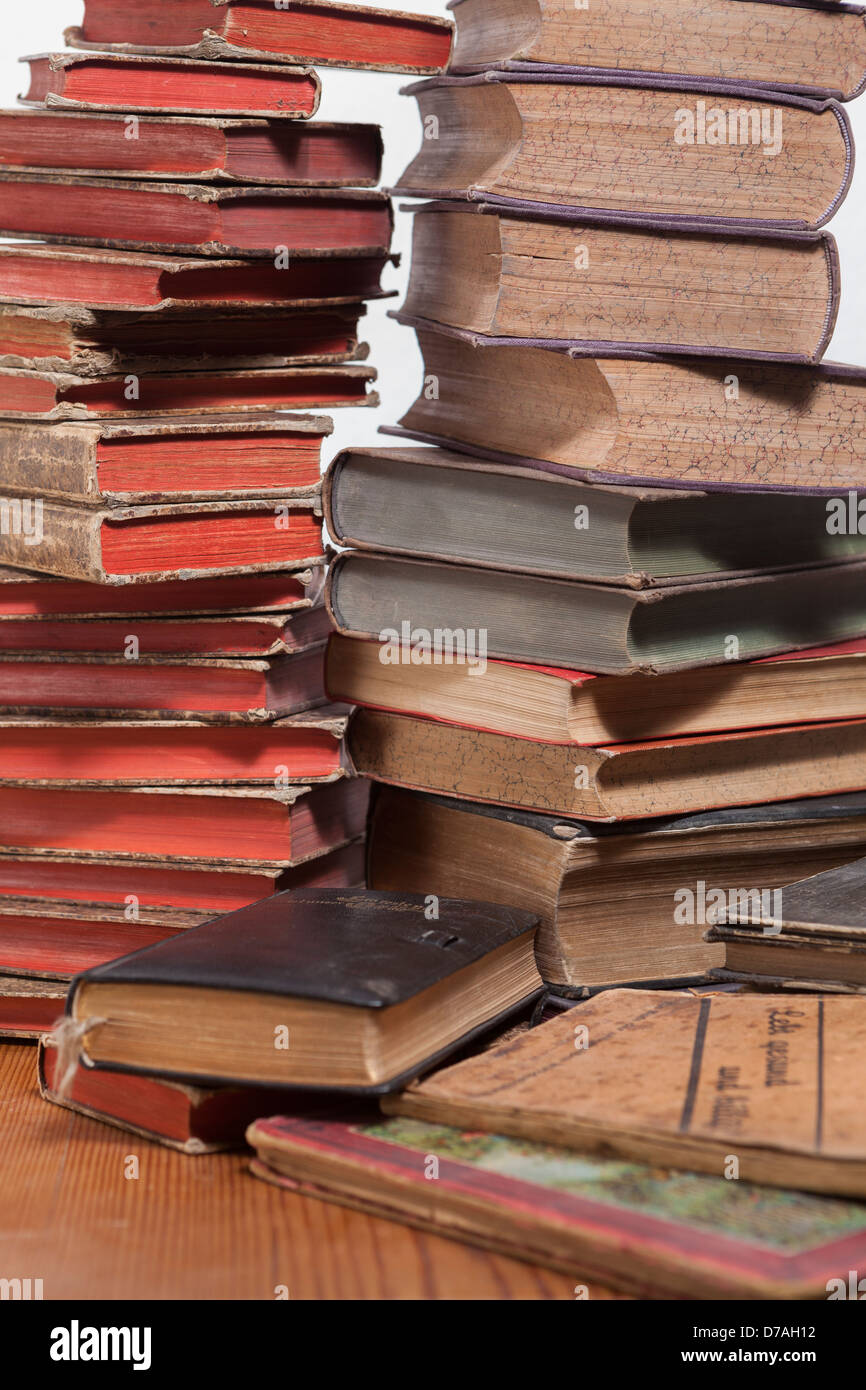 Books stack novels hi-res stock photography and images - Alamy