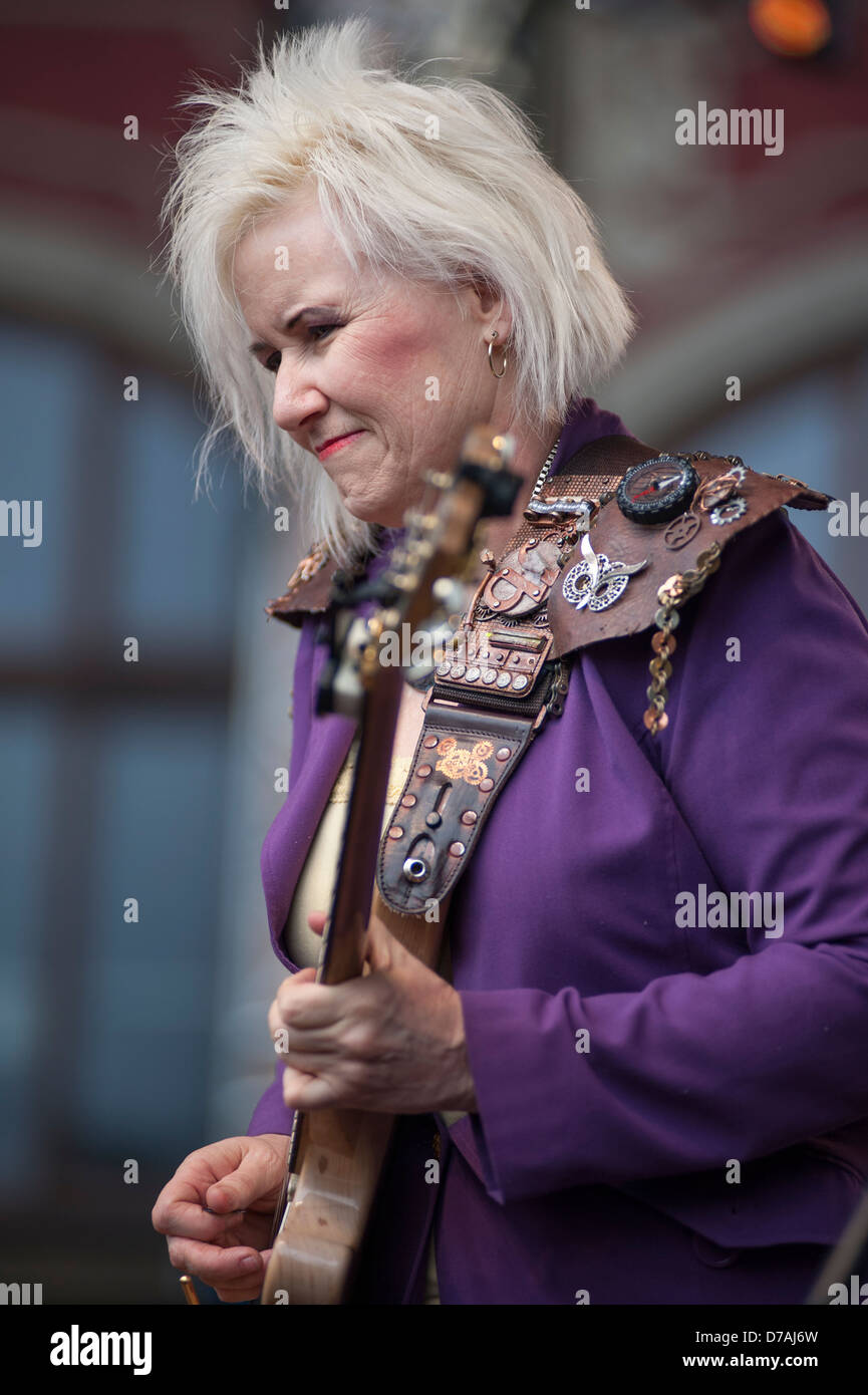Guitarist Jennifer Batten performing at the Thanks Jimi Festival in ...