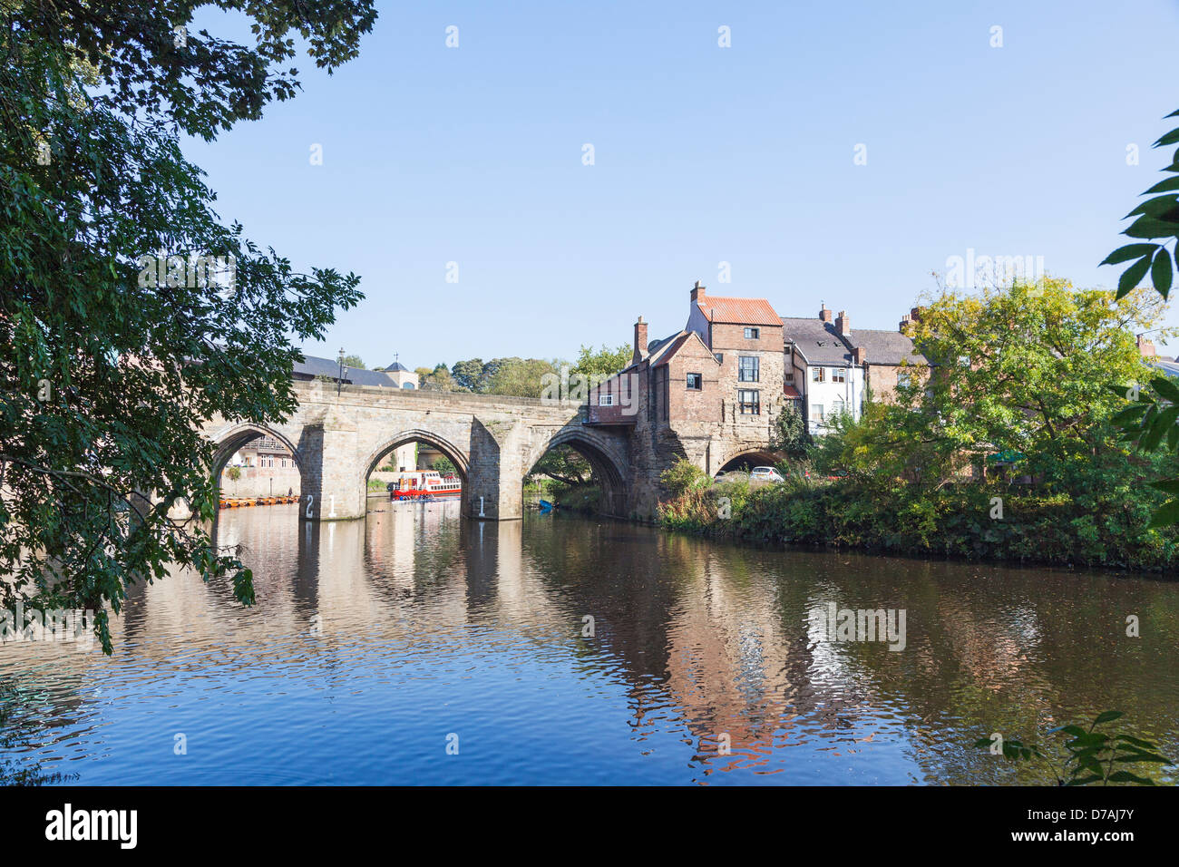 Elvet Bridge over the River Wear at Durham, England Stock Photo - Alamy