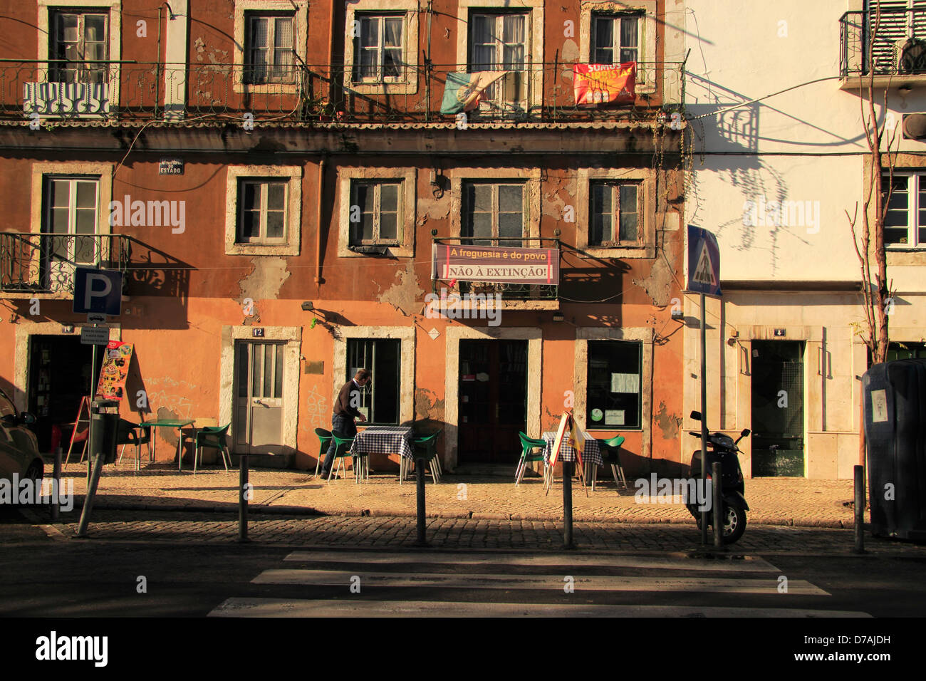 Sunshine in a residential setting hi-res stock photography and images ...