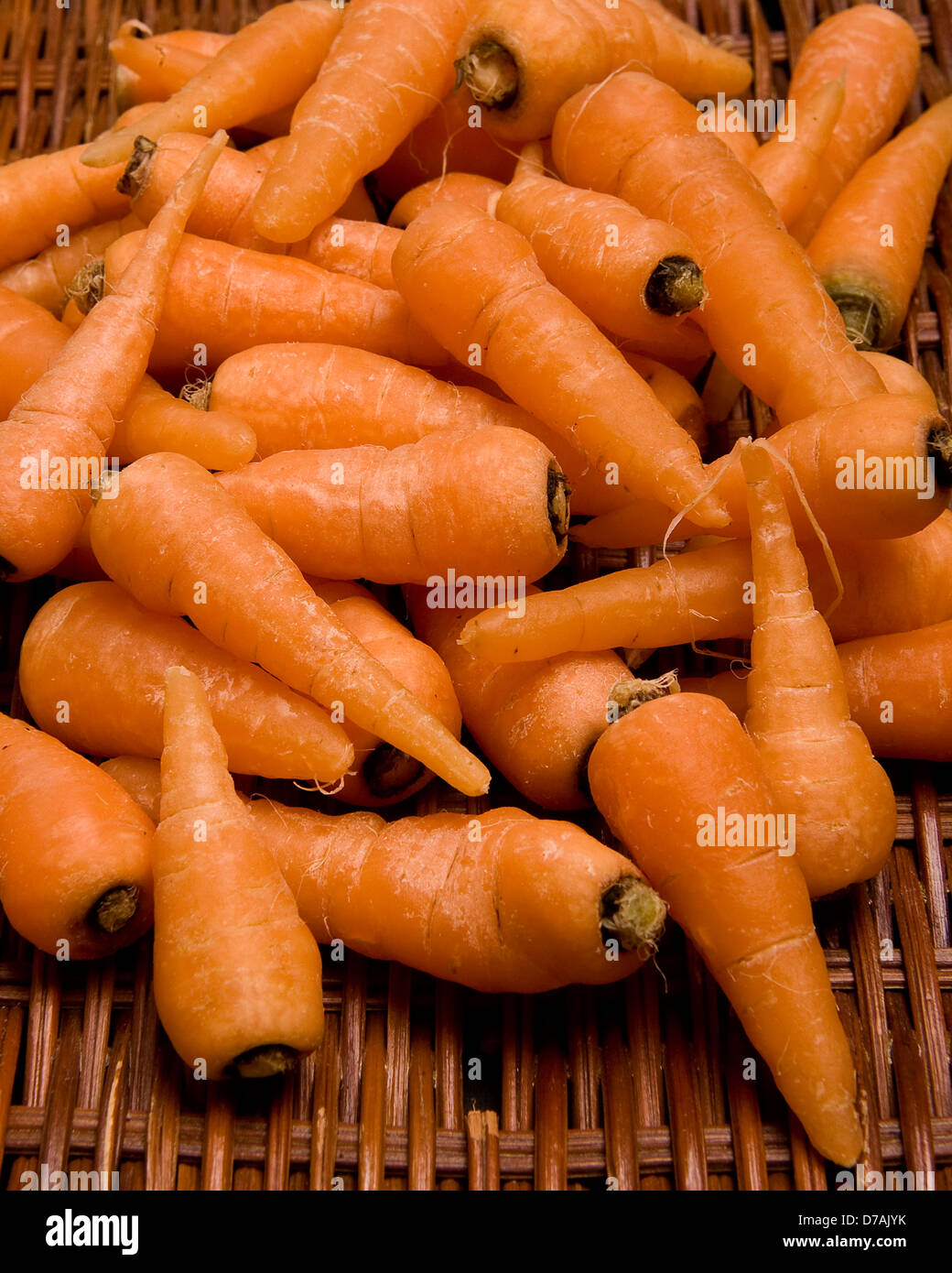 Raw baby carrot hi-res stock photography and images - Alamy