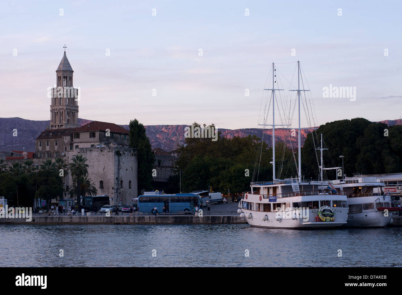 Split croatia riva night hi-res stock photography and images - Alamy