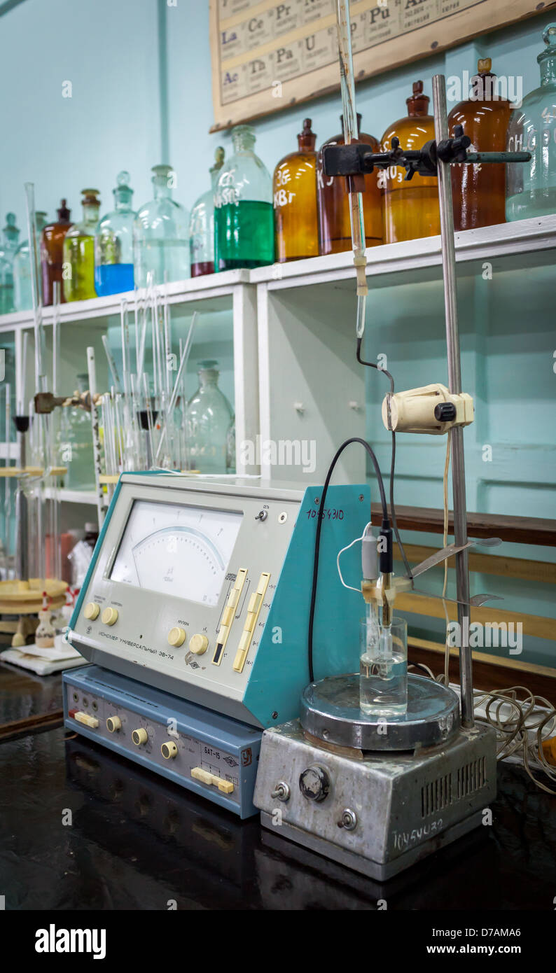 Old fashioned laboratory hi-res stock photography and images - Alamy