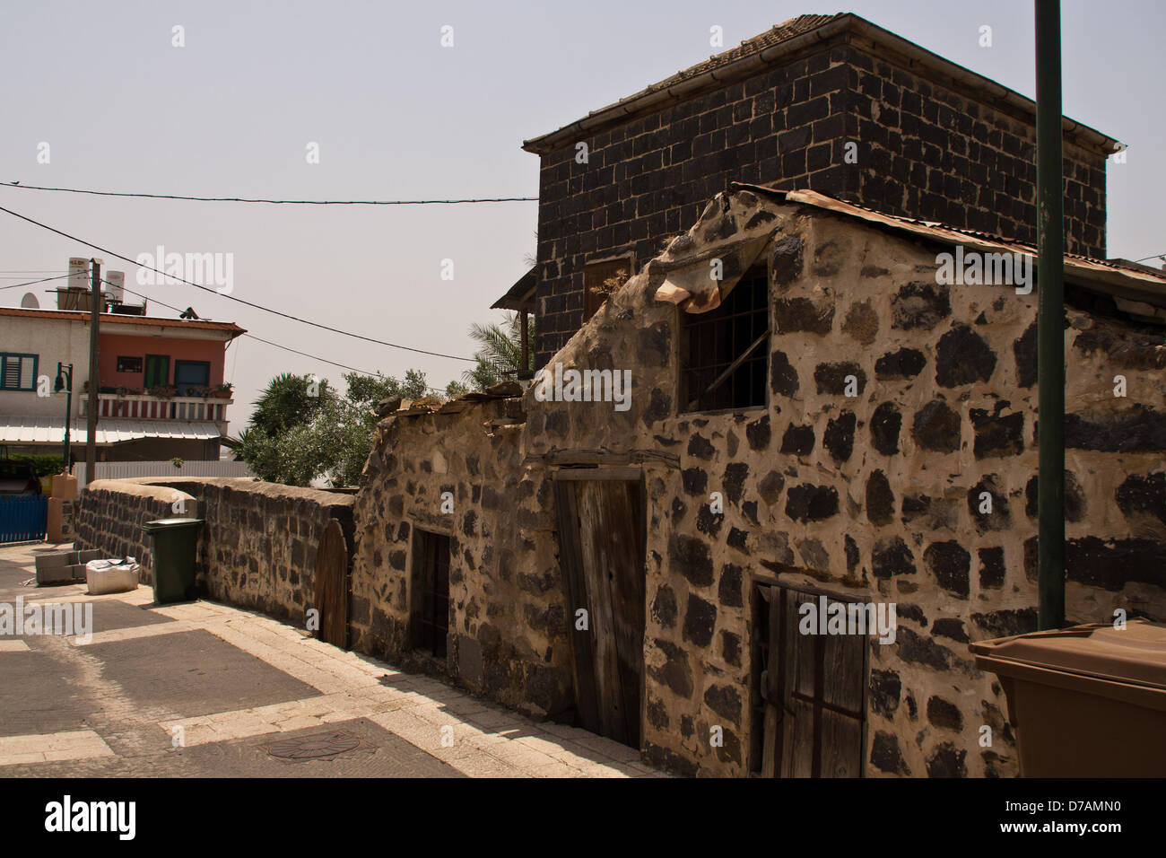 Rechaniya, Israel. 2nd May 2013. Structures and homes in the alleys of ...