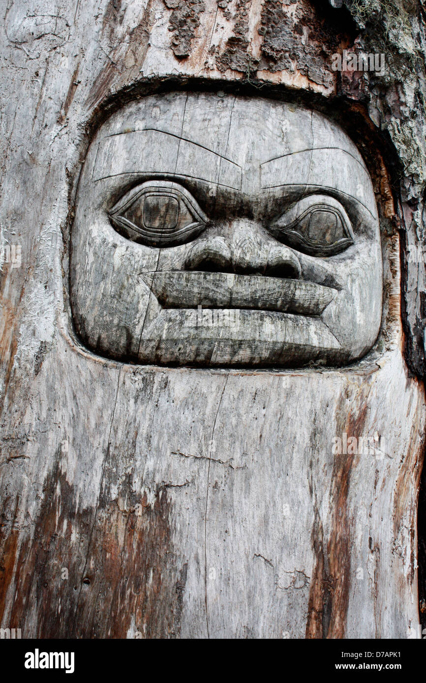 Wood carved tree human face hi-res stock photography and images - Alamy