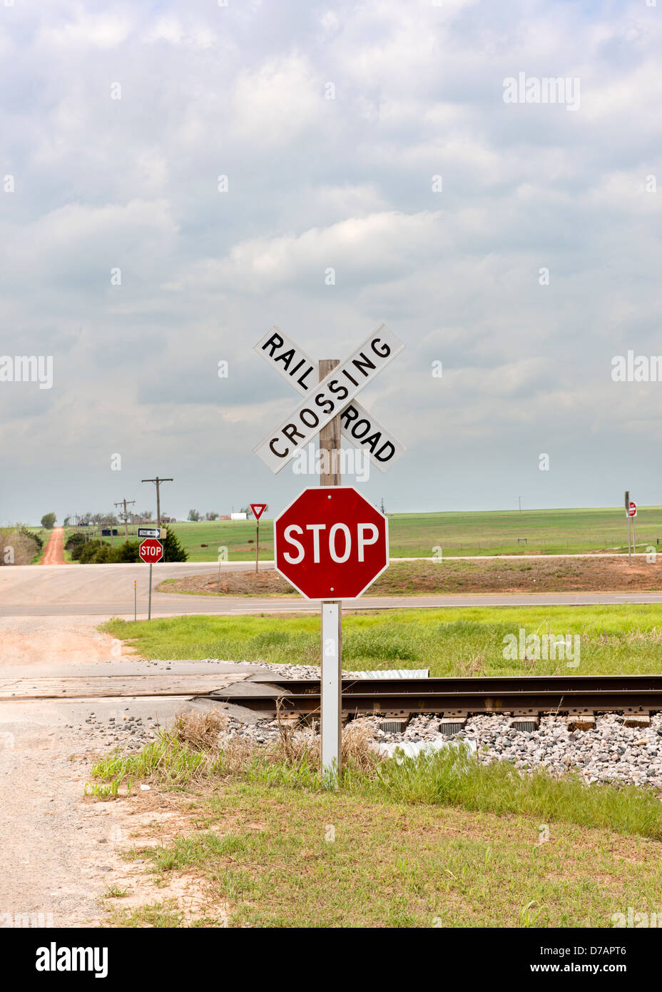 Railroad crossing sign hi-res stock photography and images - Alamy