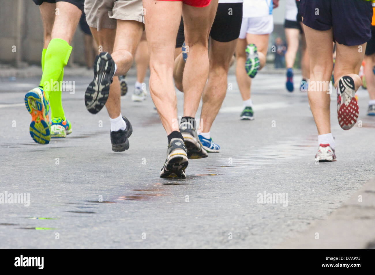 People running in city marathon Stock Photo - Alamy