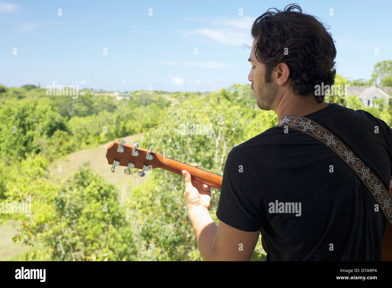 Back view acoustic guitar hi-res stock photography and images - Alamy