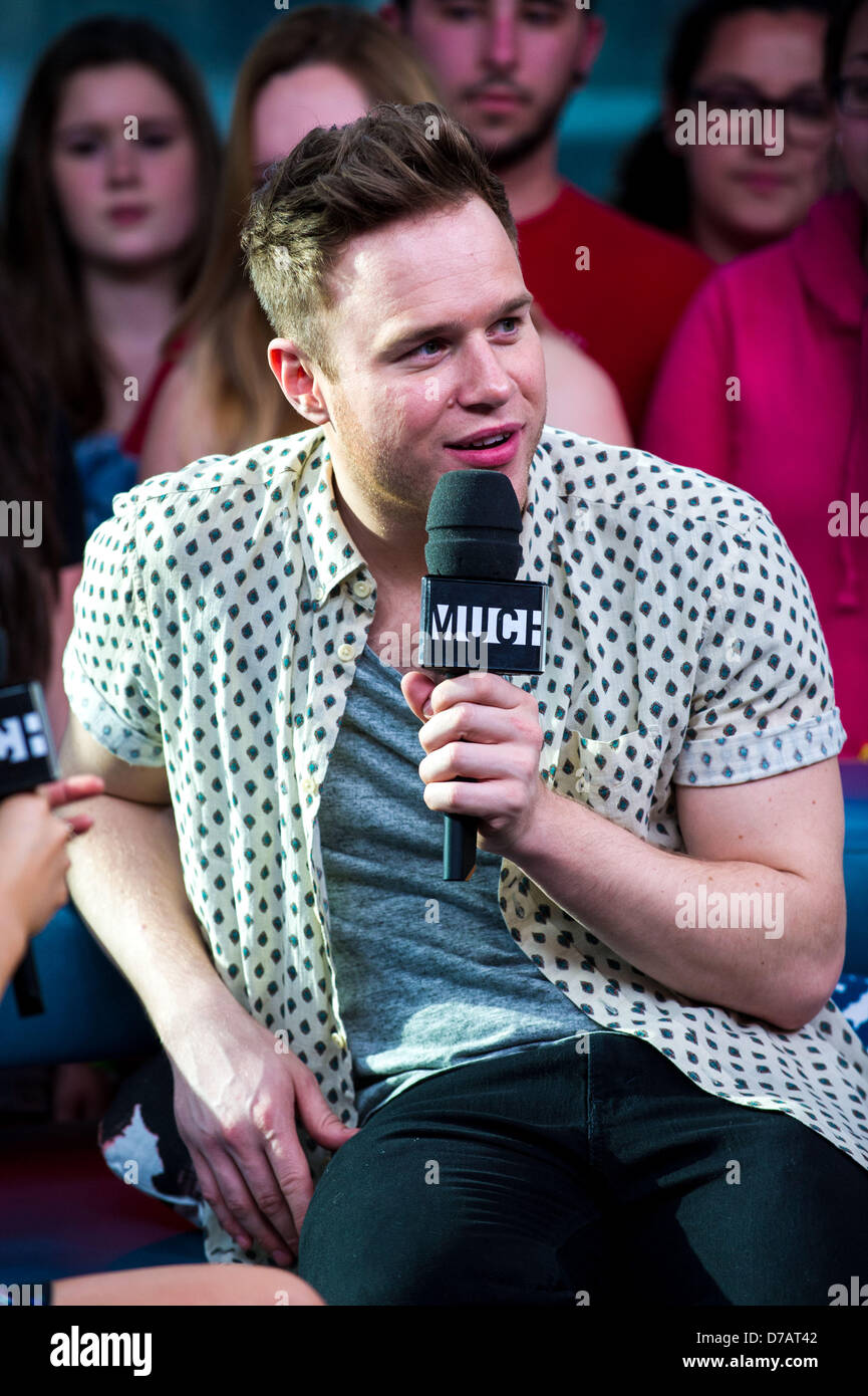 English singer songwriter and musician hi-res stock photography and ...