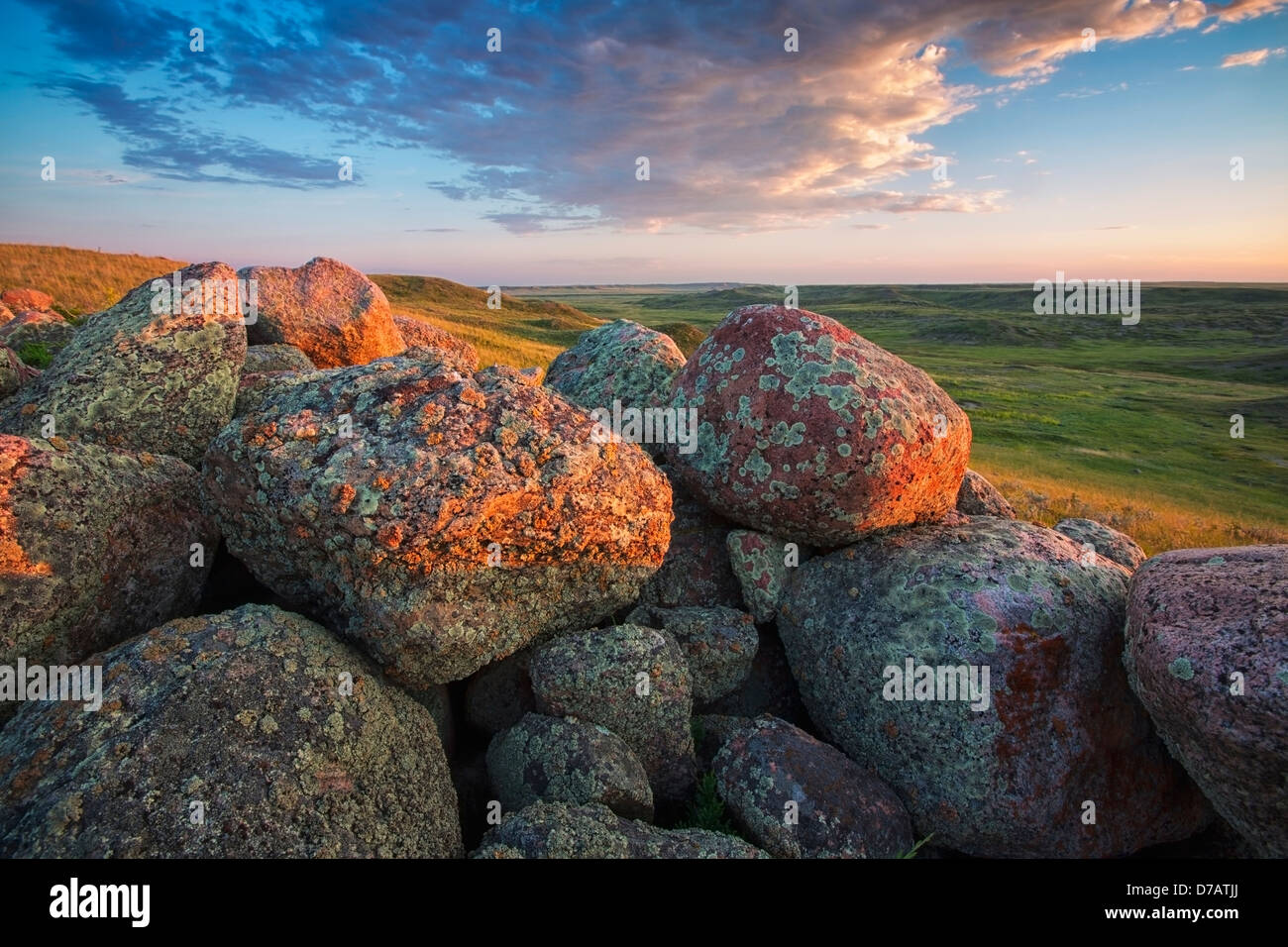 Sunset Over The Frenchmen River Valley In Grasslands National Park ...