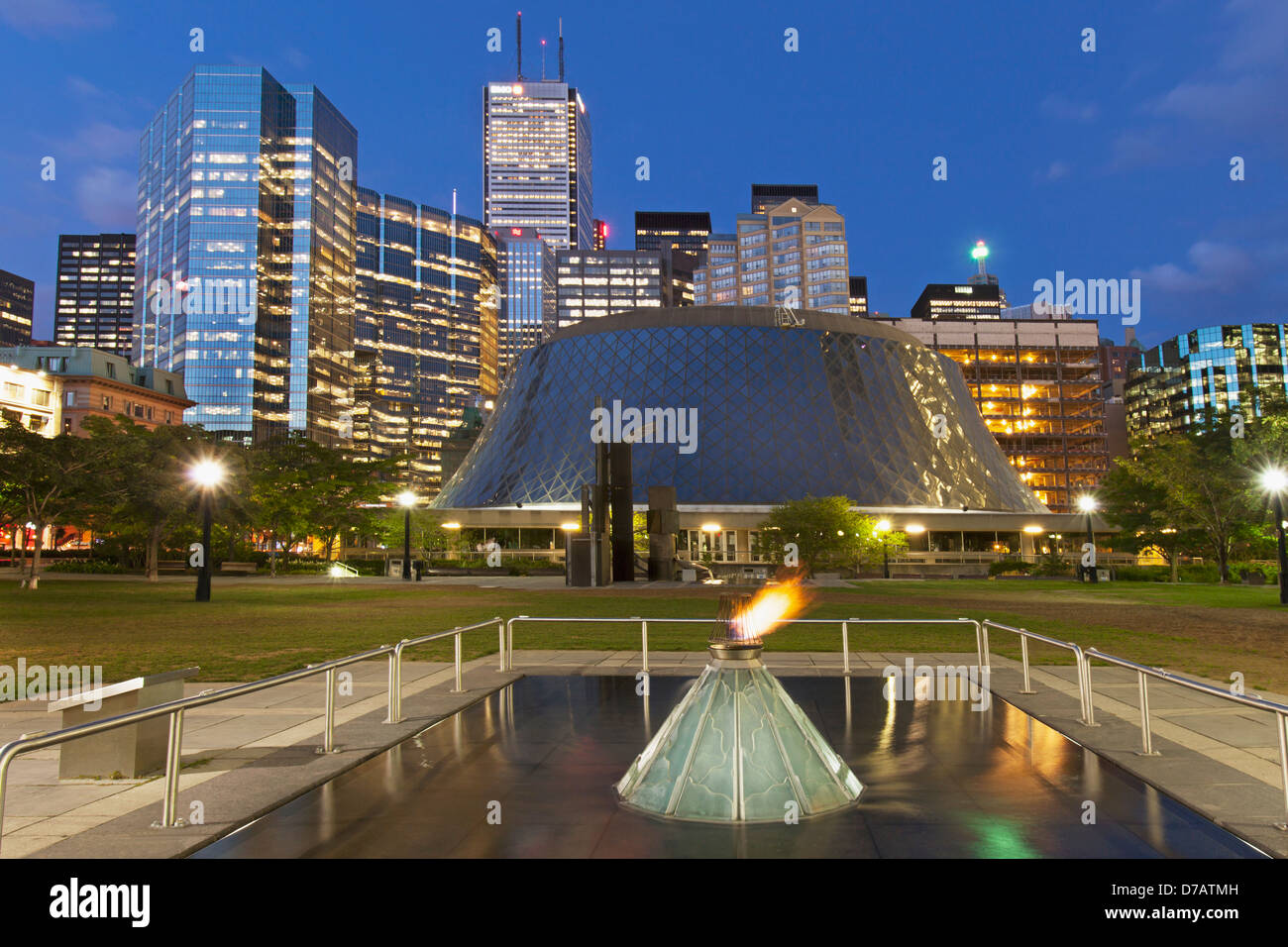 Roy thomson hall building hi-res stock photography and images - Alamy