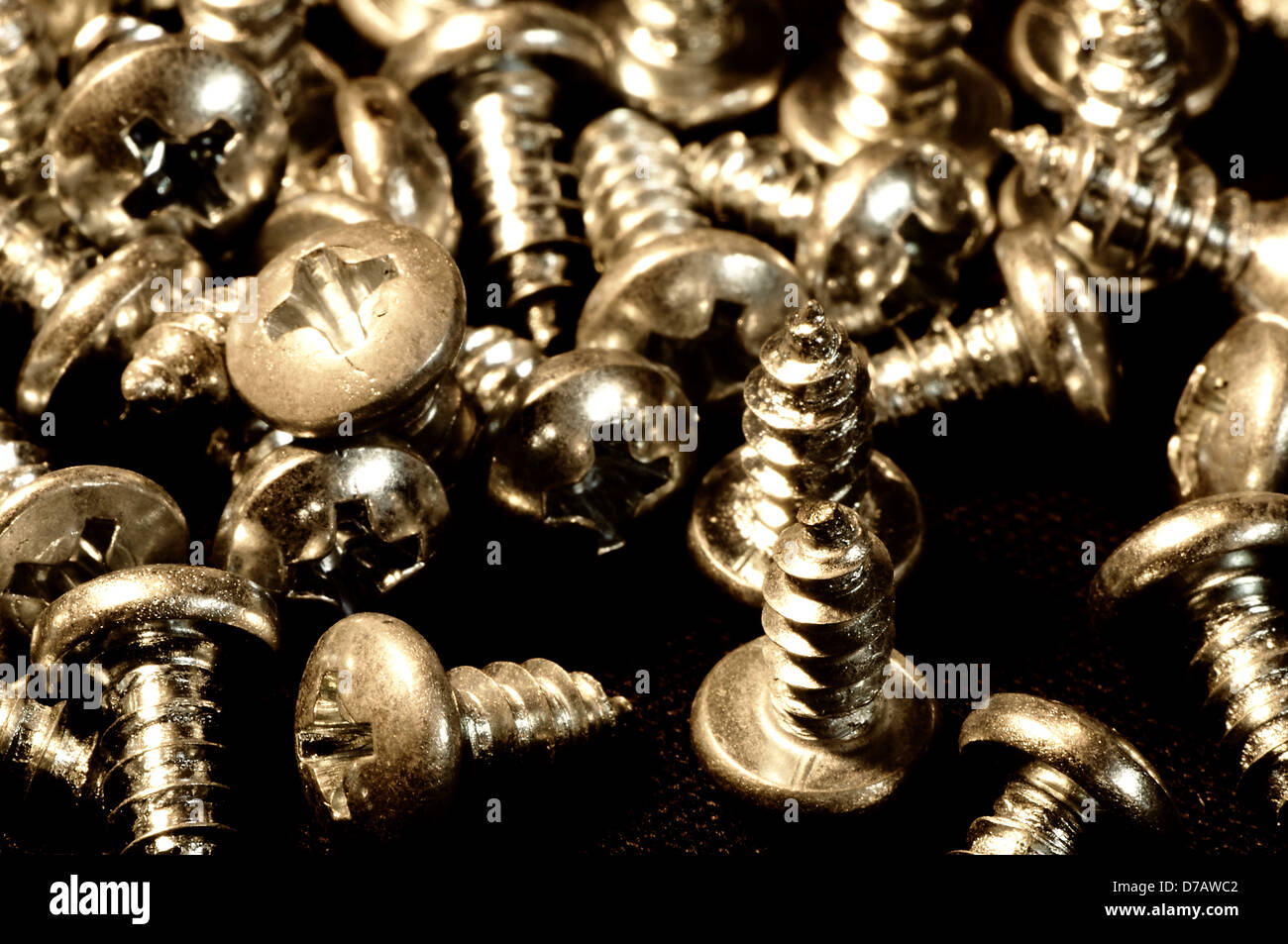 Sheet metal screws hi-res stock photography and images - Alamy