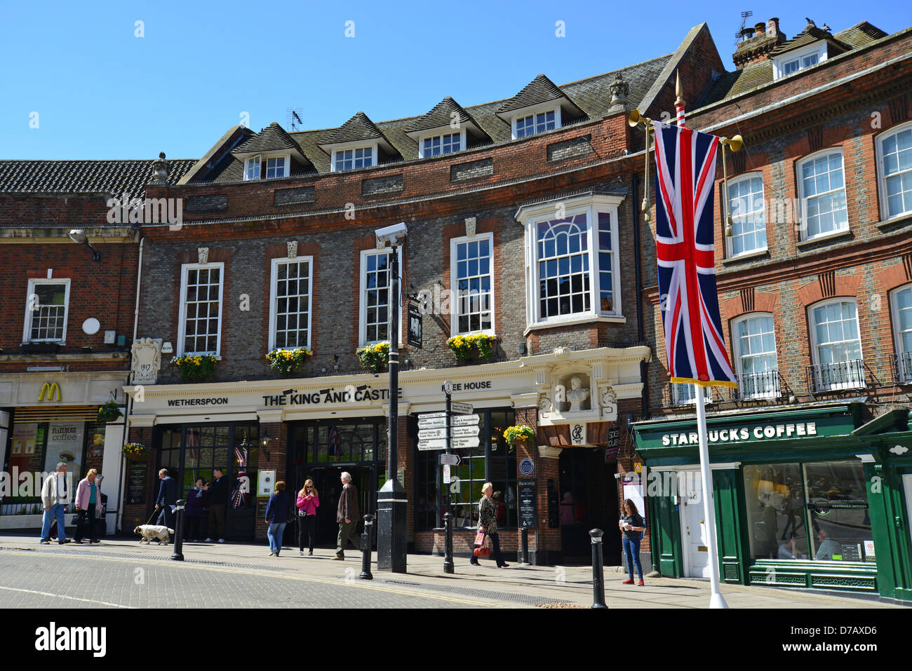 'The King and Castle' Wetherspoons pub, Thames Street, Windsor ...
