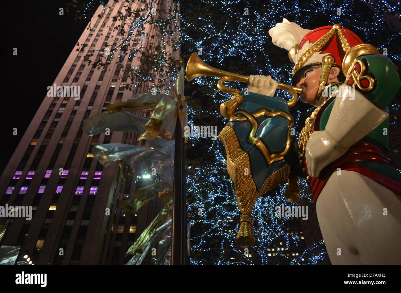Piper at Rockefeller Centre Stock Photo - Alamy