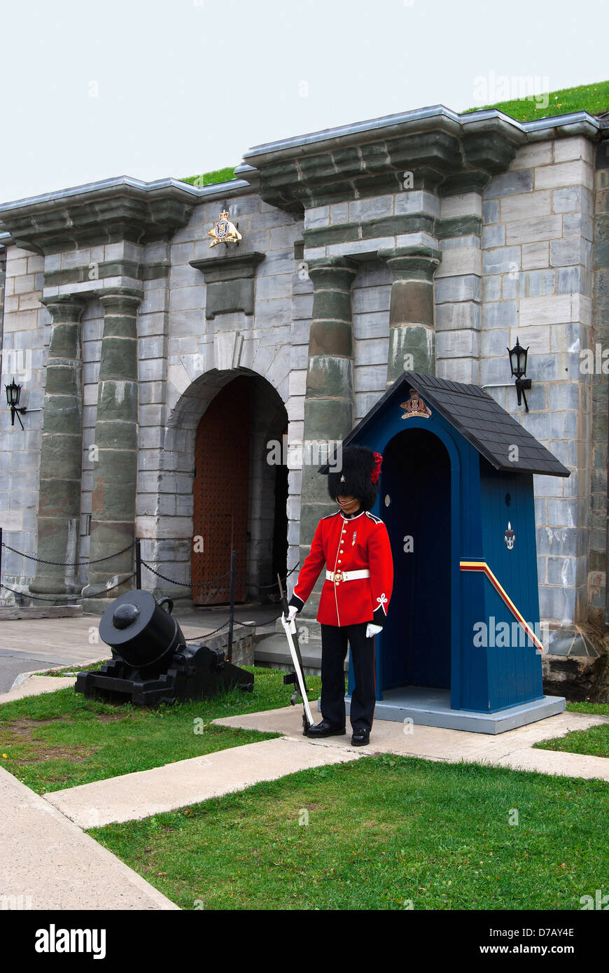 Full dress guard hi-res stock photography and images - Alamy