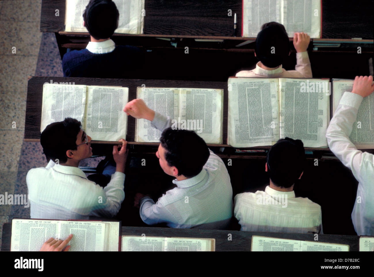 Jewish yeshiva boys hi-res stock photography and images - Alamy