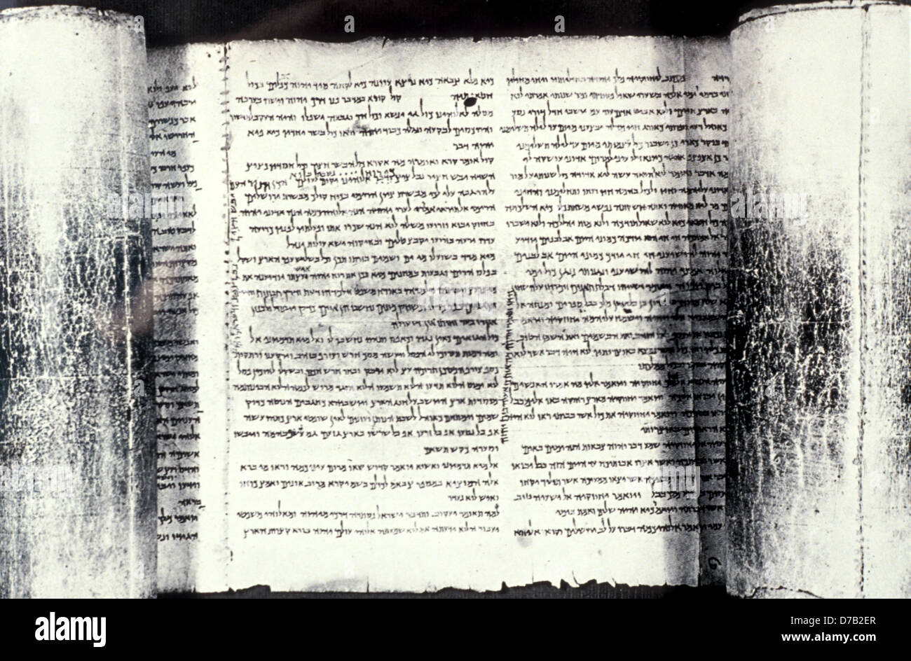Dead sea scrolls hi-res stock photography and images - Alamy