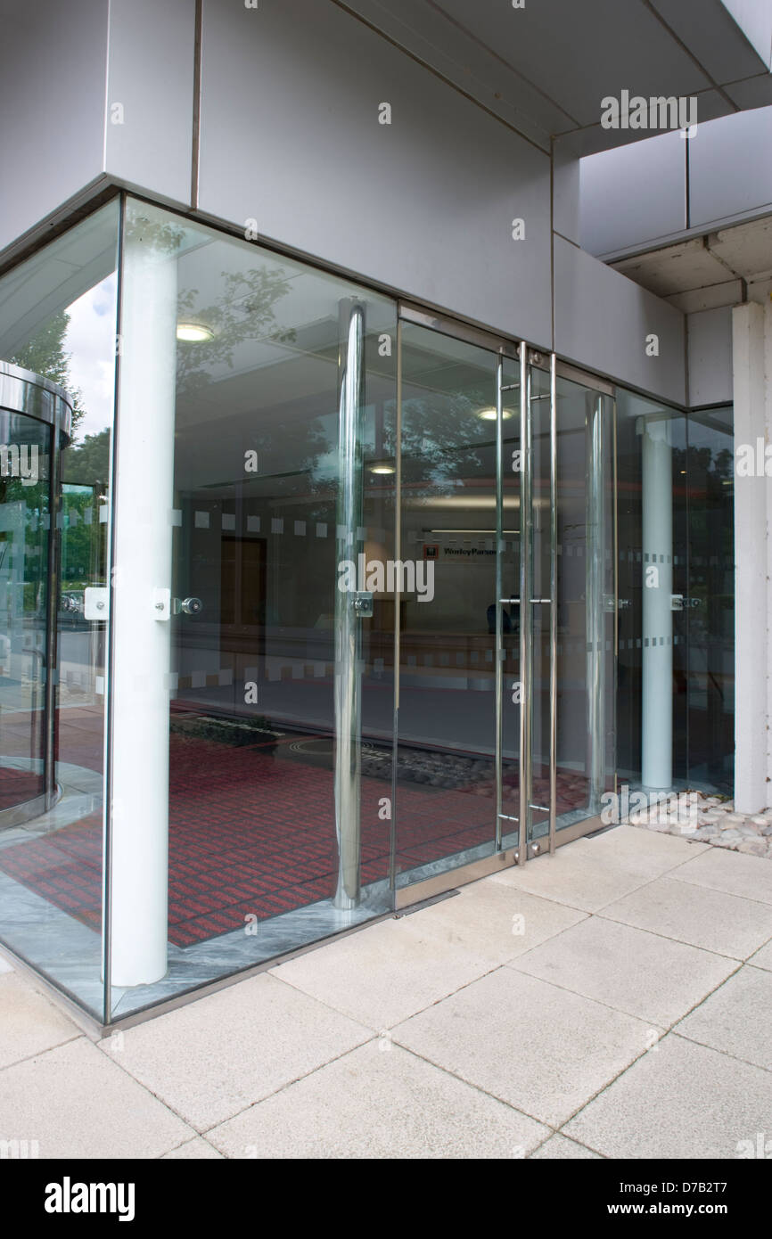 Office entrance exterior Stock Photo - Alamy