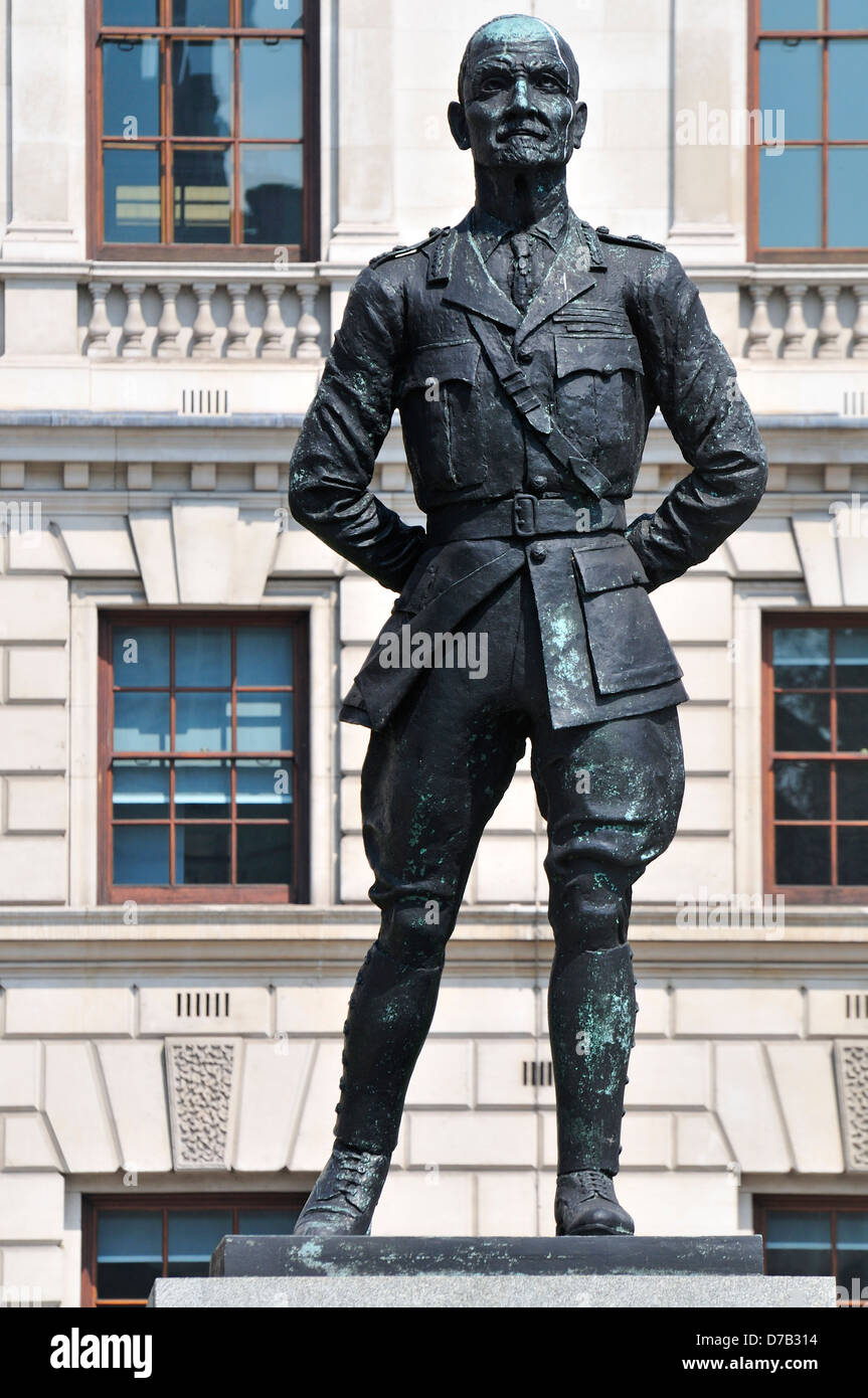 Jacob epstein statue hi-res stock photography and images - Alamy