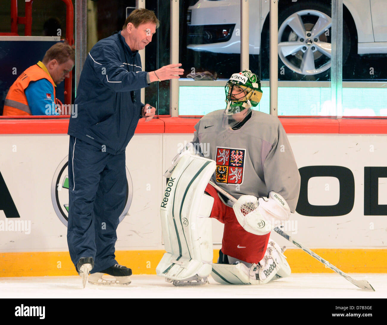 Czech ice hockey goalkeeper Alexander Salak (right) and Czech coach ...