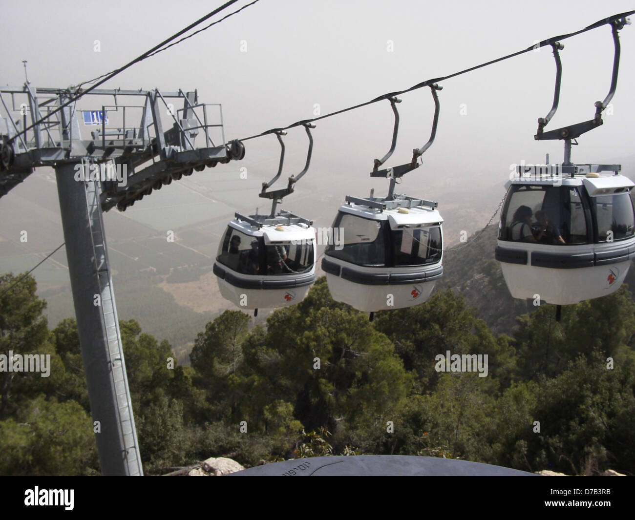 cable cars going down from tsuk (Cliff) manara towards kiryat shemona ...