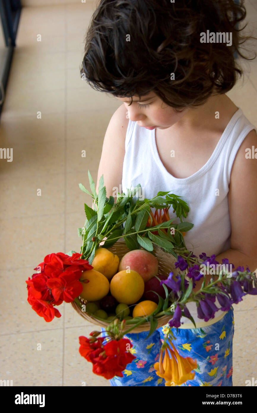 basket for the first fruits in shavuot Stock Photo - Alamy