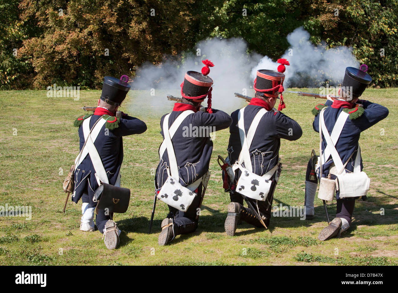 Muzzle loading hi-res stock photography and images - Alamy
