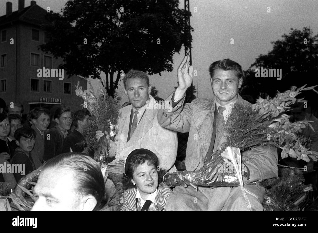 Enthusiastic reception for national soccer players Herbert Erhardt (M ...
