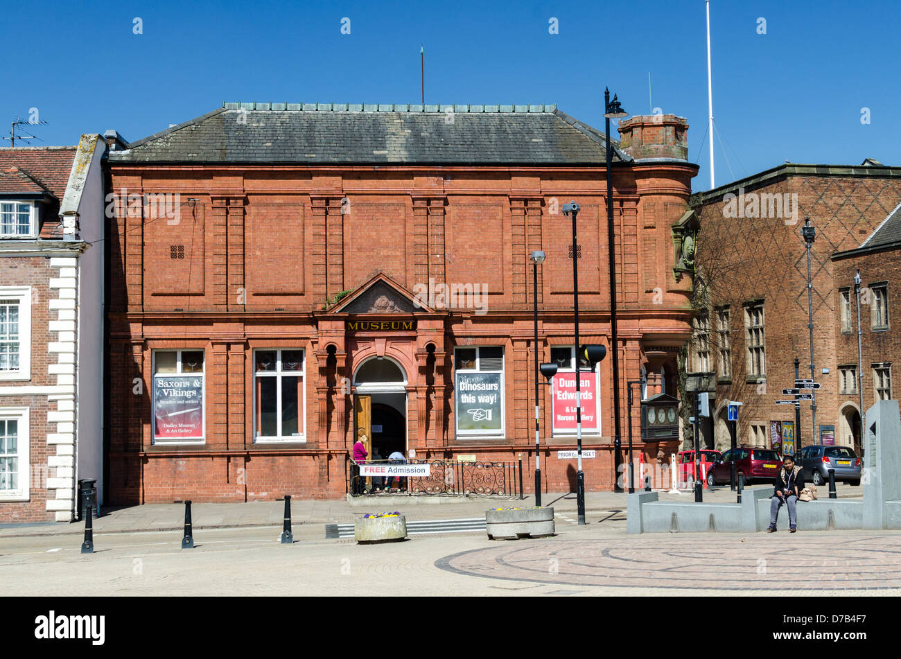 Dudley Museum and Art Gallery in Priory Street, Dudley Stock Photo - Alamy