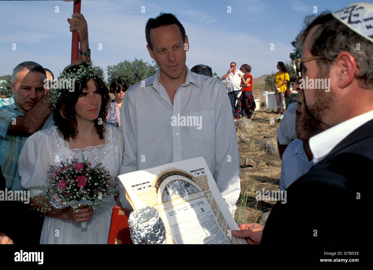 Rabbi jewish wedding ceremony hi-res stock photography and images - Alamy