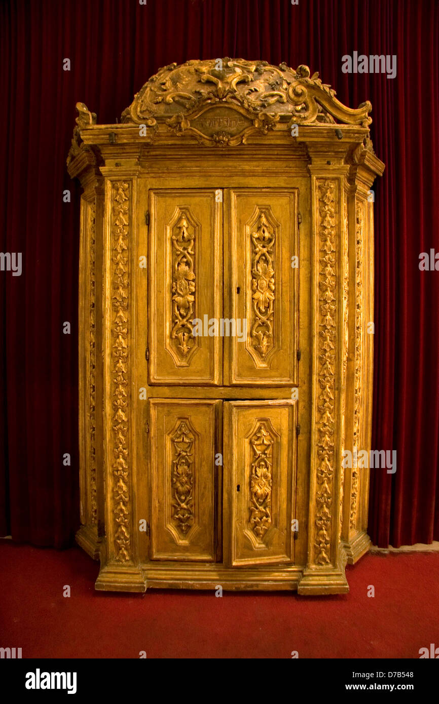 Synagogue ark hi-res stock photography and images - Alamy