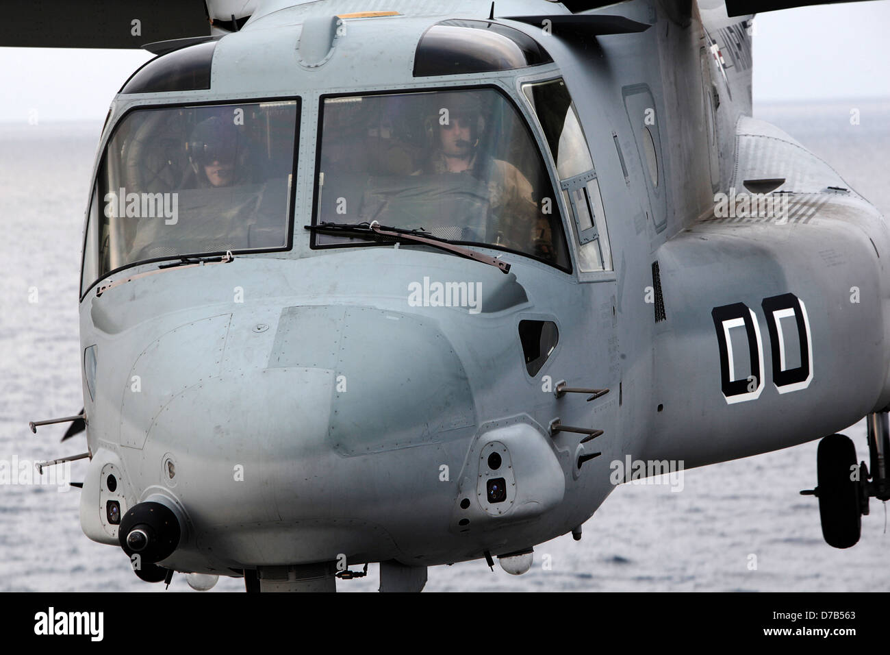 Uss chinook hi-res stock photography and images - Alamy