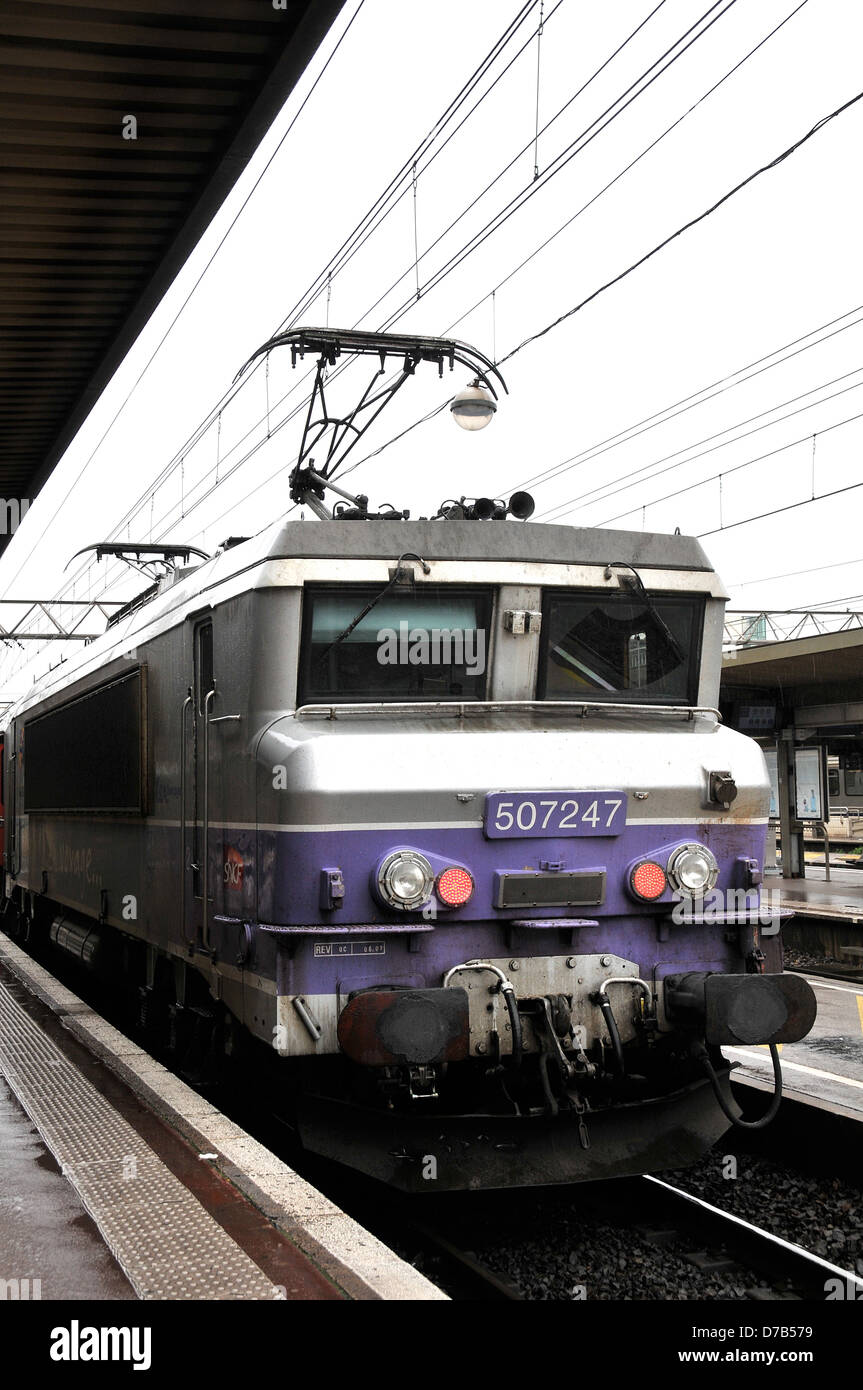 electric locomotive Lyon La Pardieu railway station Lyon Rhone-Alpes ...