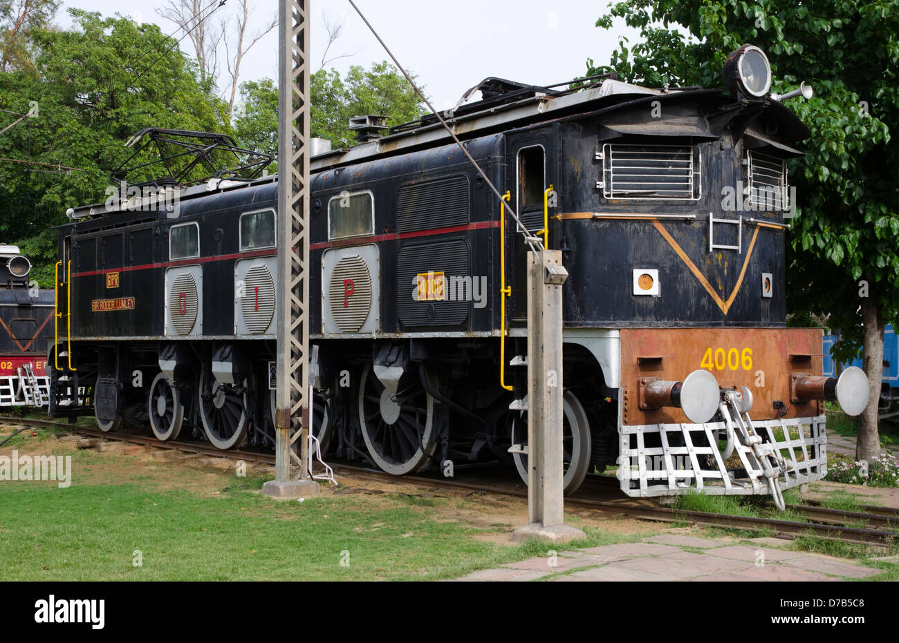 class WCP/1 electric locomotive 4006 sir roger lumley national railway ...
