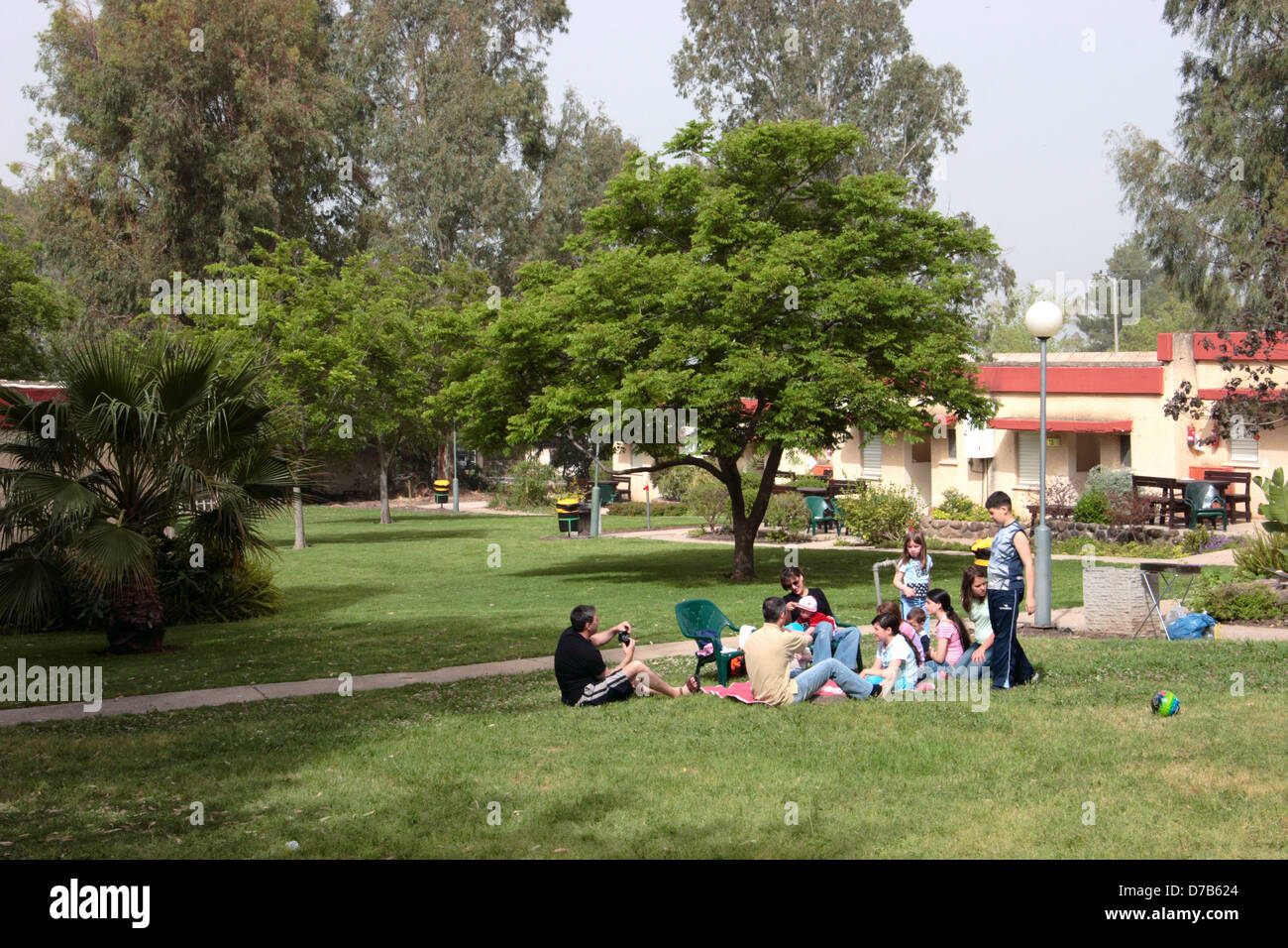 Szold hi-res stock photography and images - Alamy