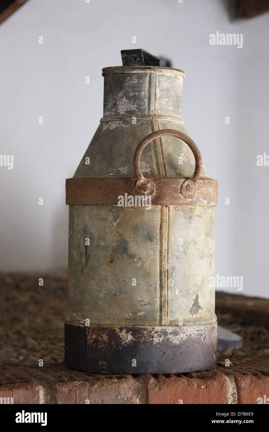 Milking device hi-res stock photography and images - Alamy