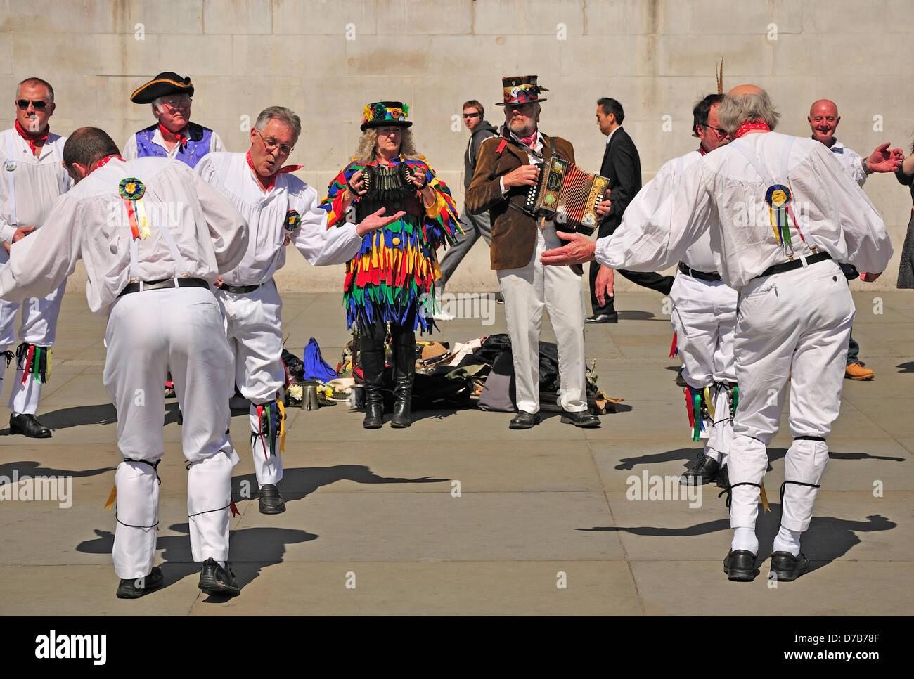 London, England, UK. Morris Dancers (Woodchurch Morris Men from Kent ...