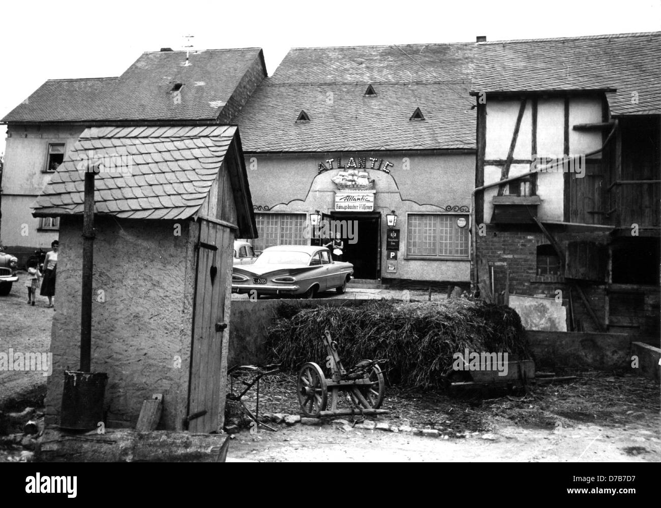 Earth closet hi-res stock photography and images - Alamy