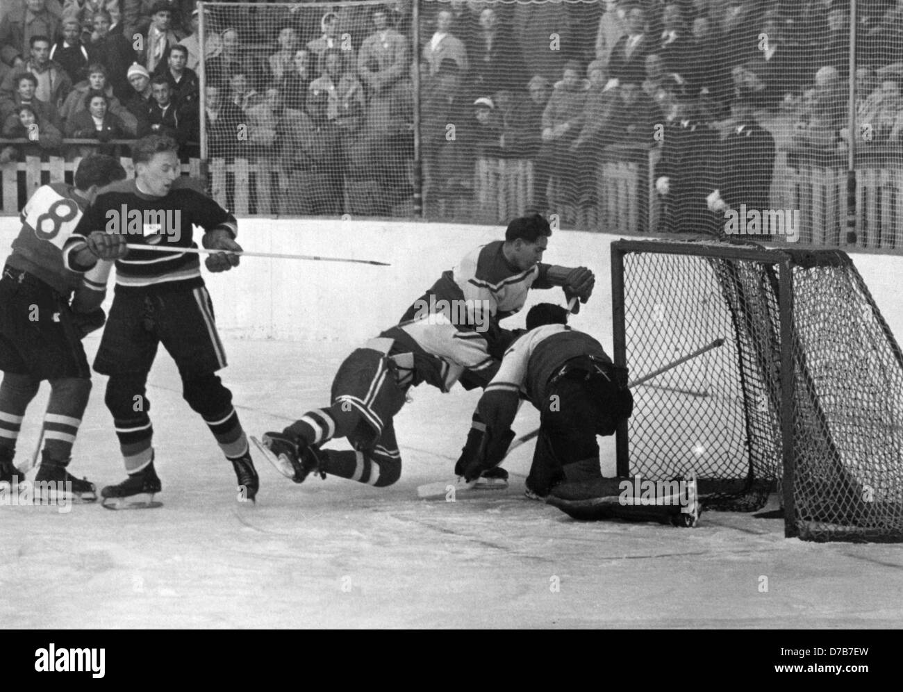 Olympics 1956 hi-res stock photography and images - Alamy