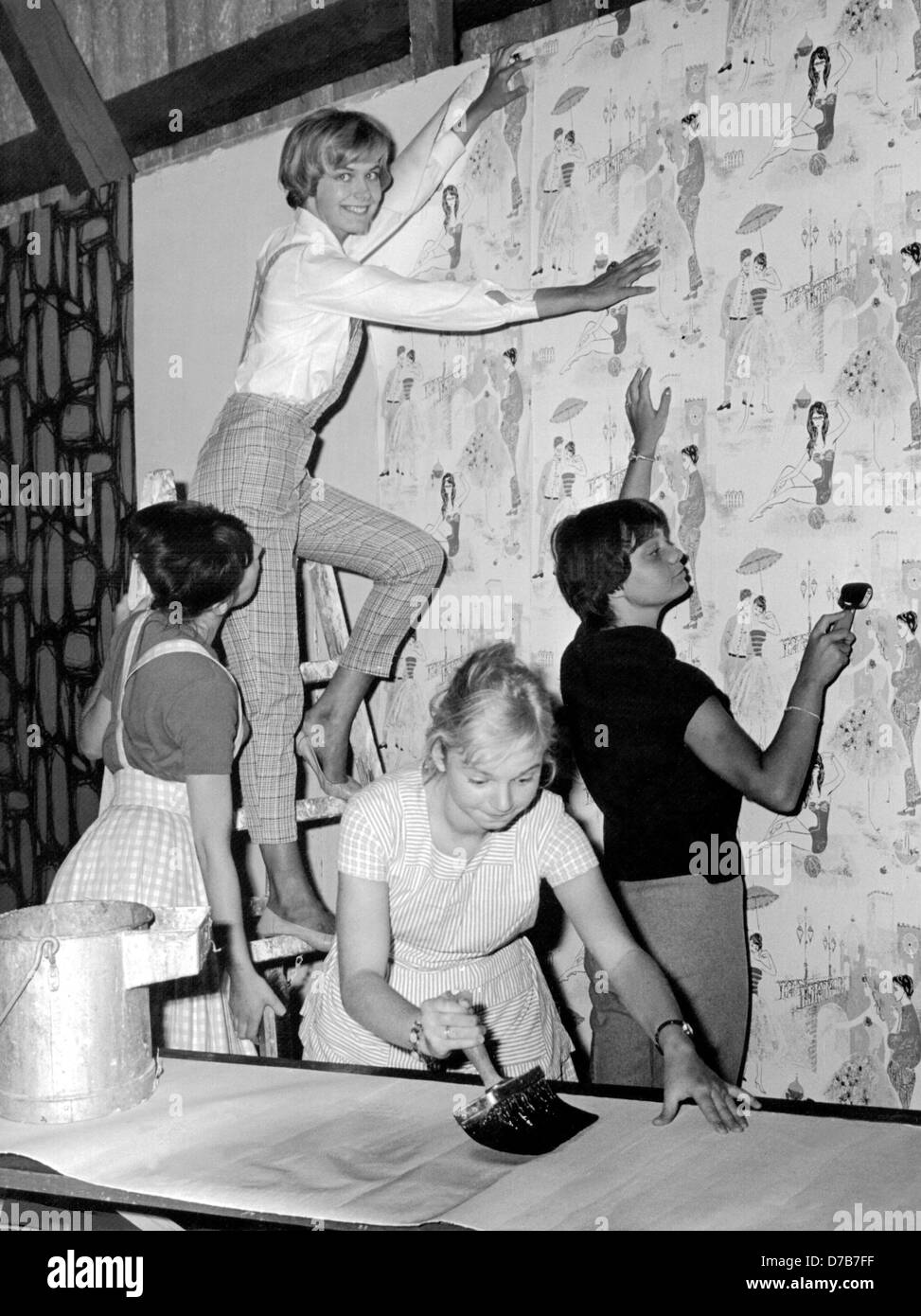 Self Do Self Have For Women Four Young Woman Practice To Hang A Wallpaper At The International self-do-self-have-for-women-four-young-woman-practice-to-hang-a-wallpaper-at-the-international