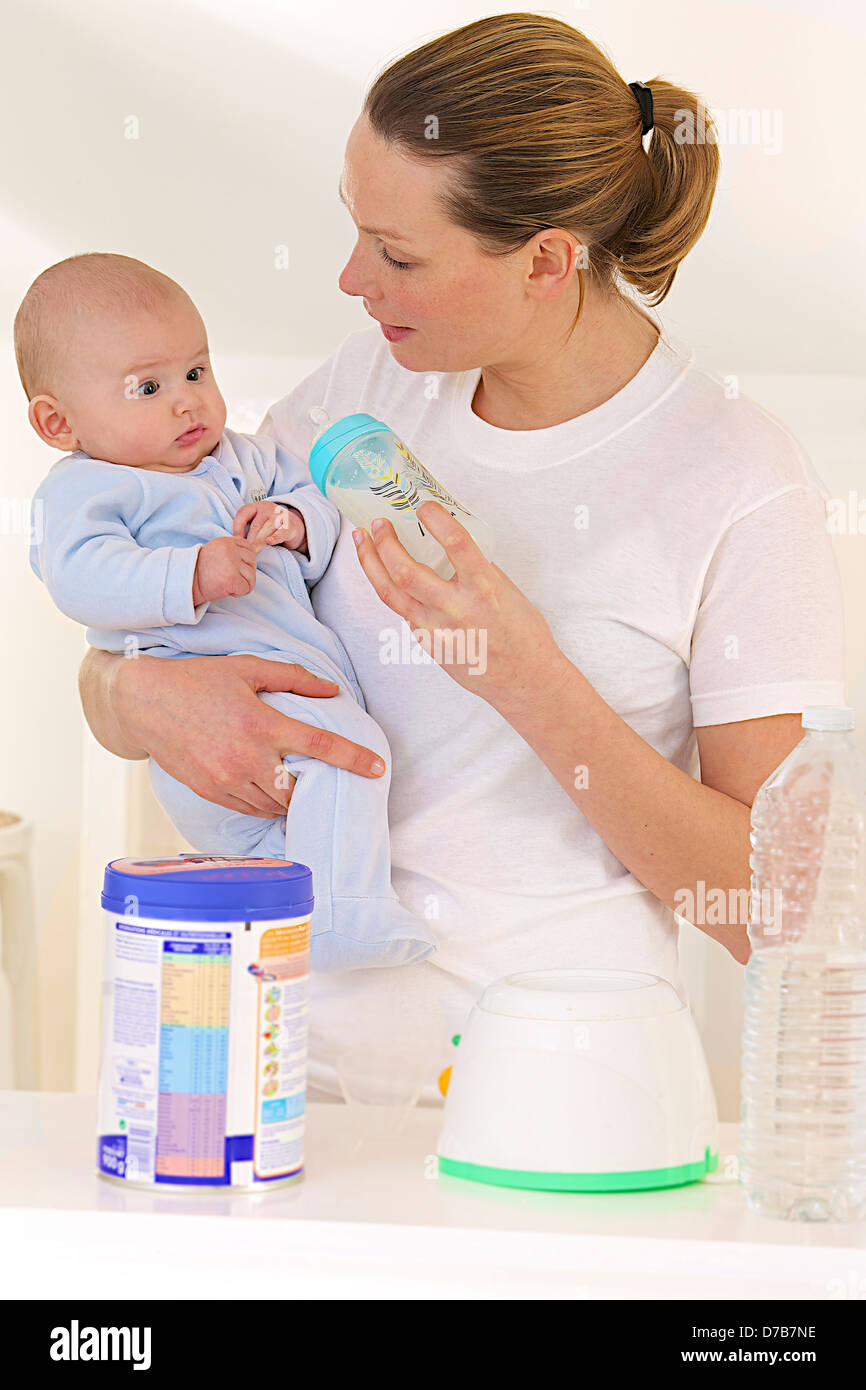 Baby formulas hi-res stock photography and images - Alamy