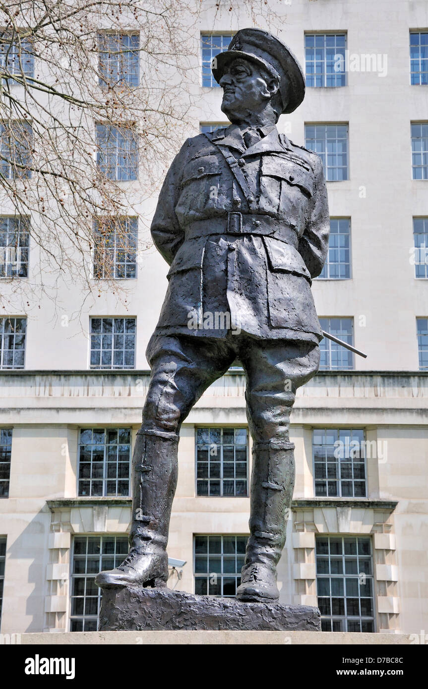 London, England, UK. Statue (Ivor Roberts-Jones, 1994) of Field Marshal ...