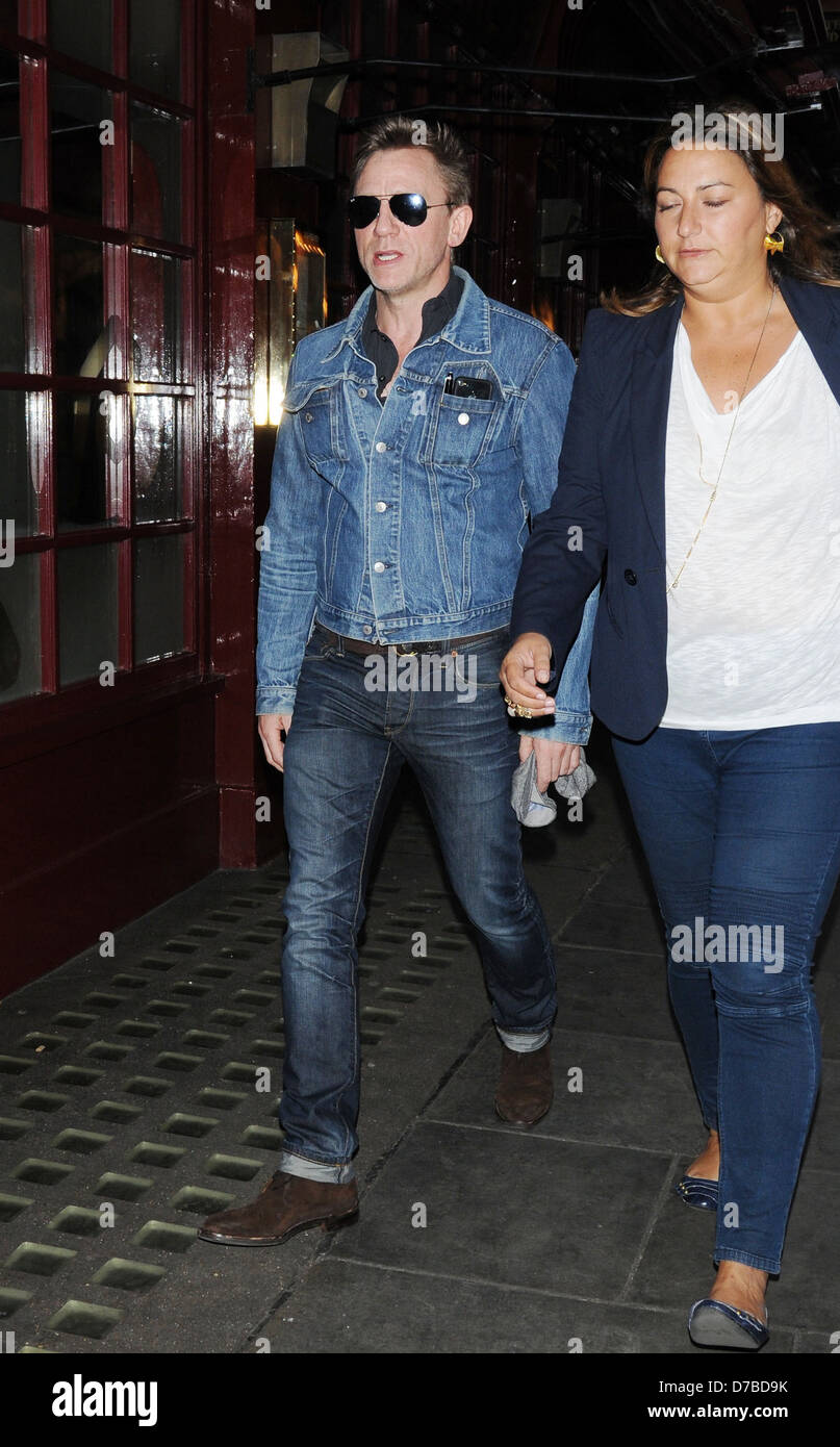 Daniel Craig wearing a denim jacket as he arrives at J Sheekey ...