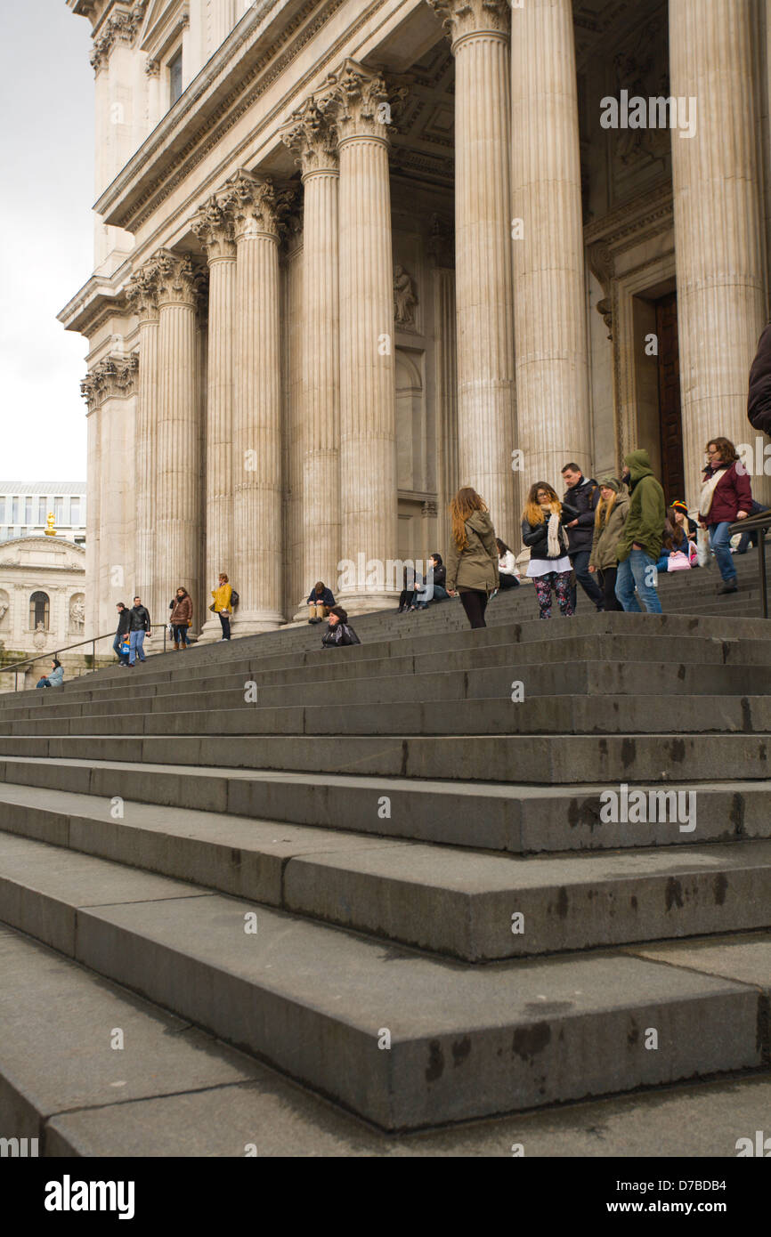 St pauls cathedral steps hi-res stock photography and images - Alamy