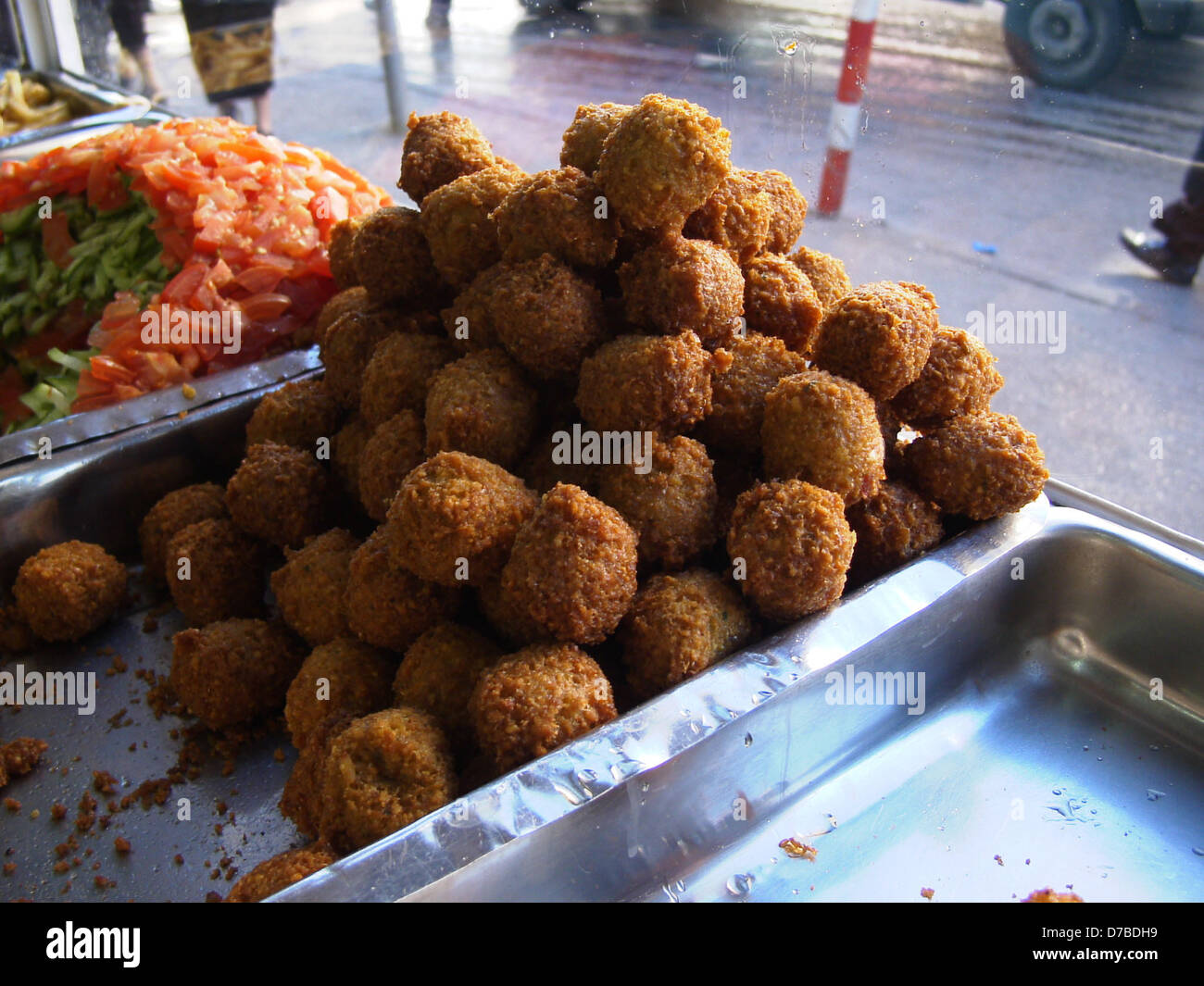 Falafel stand israel hi-res stock photography and images - Alamy