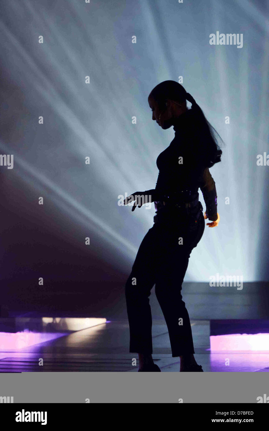 Sade singer hi-res stock photography and images - Alamy