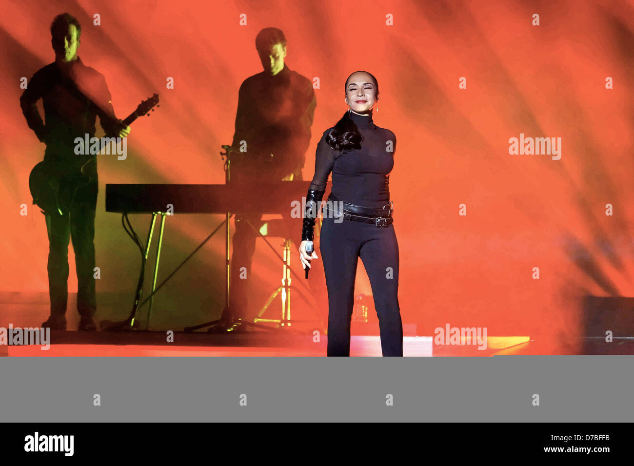 Sade singer hi-res stock photography and images - Alamy