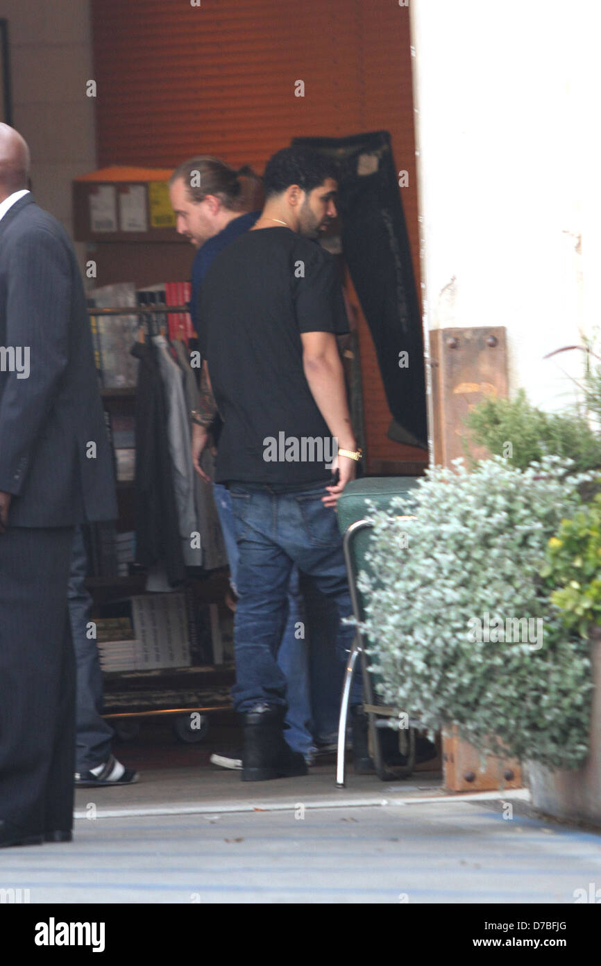Rapper Drake is seen shopping with friends in Beverly Hills Los Angeles ...