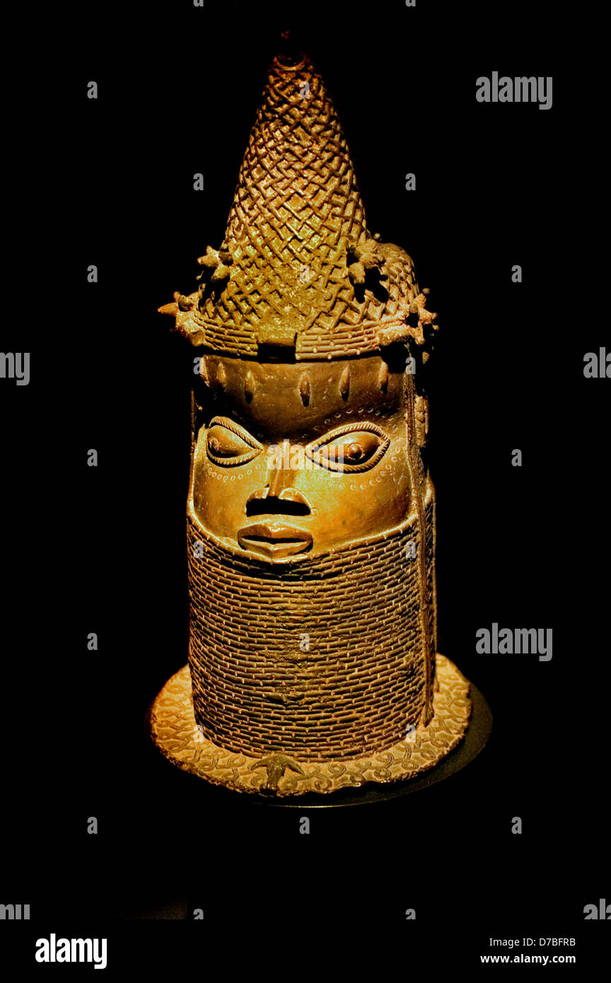 Bronze head benin royal hi-res stock photography and images - Alamy